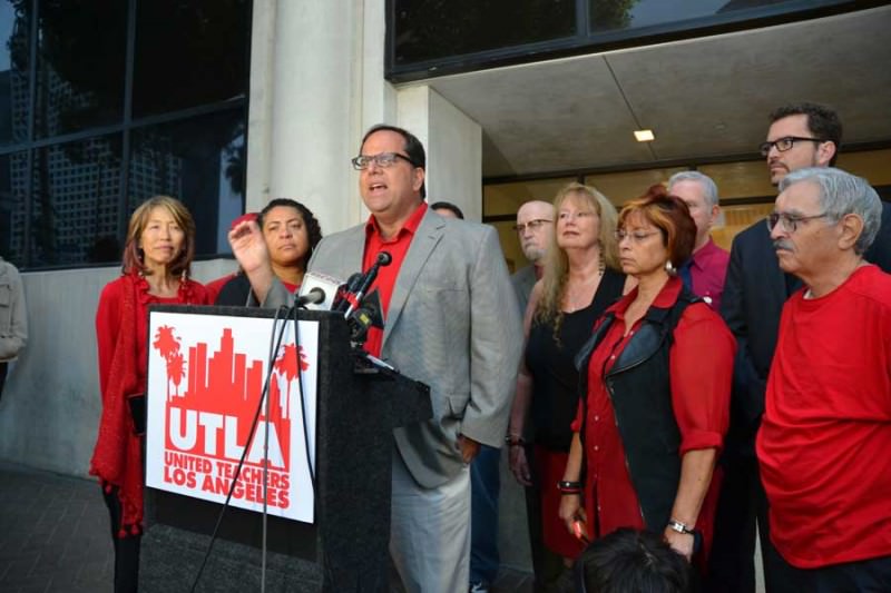 UTLA holds morning rally to insist Deasy be thrown into ‘jail’ | LA ...